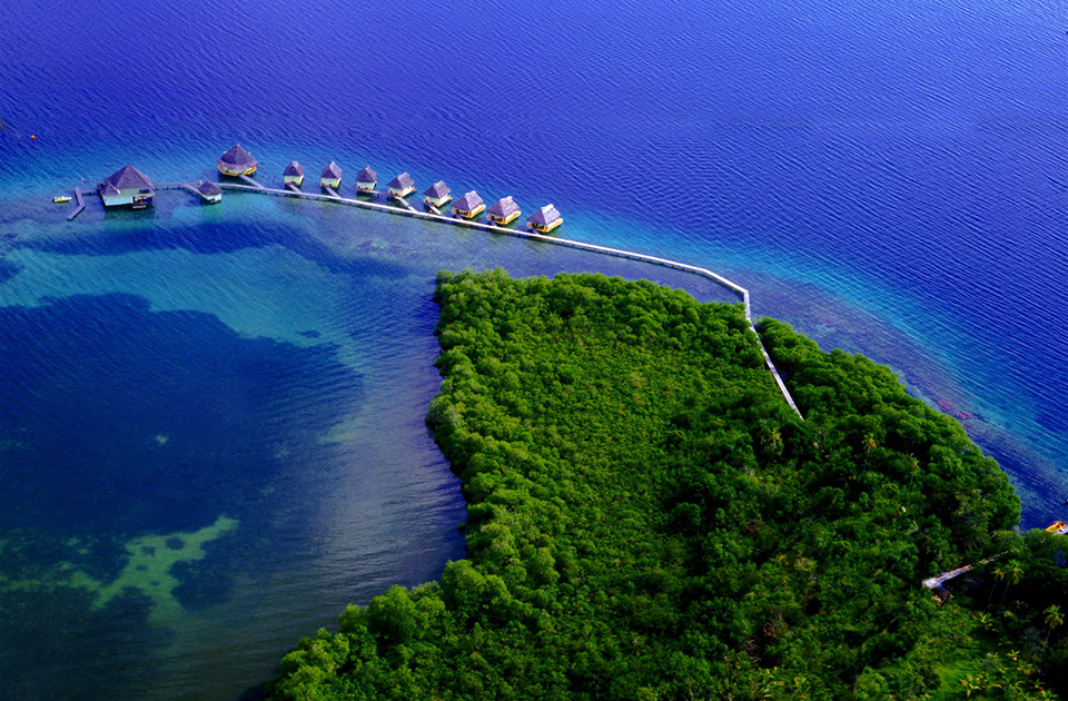 The 10 Best Overwater Bungalow Resorts to Visit