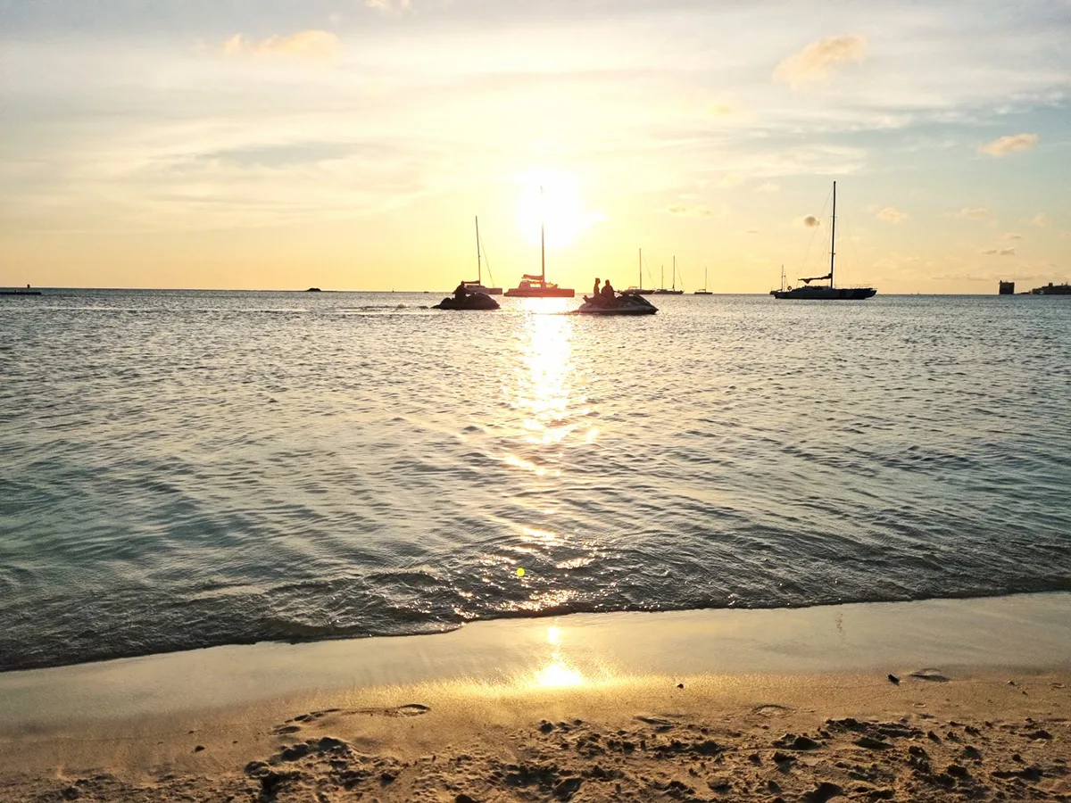 Your Own Little Beach Bar in Aruba